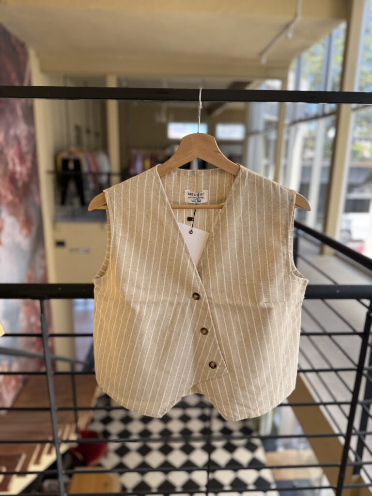 Chaleco Dalia Beige – Mecchi